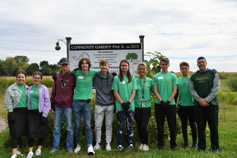 Green & Gold Day 2022 Photos | Riddle Elementary School